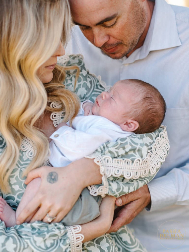 When to Take Newborn Photos | Newborn Picture Ideas