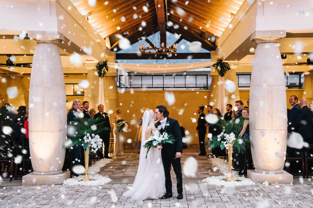 The Best Wedding Photo Poses Every Couple Should Know