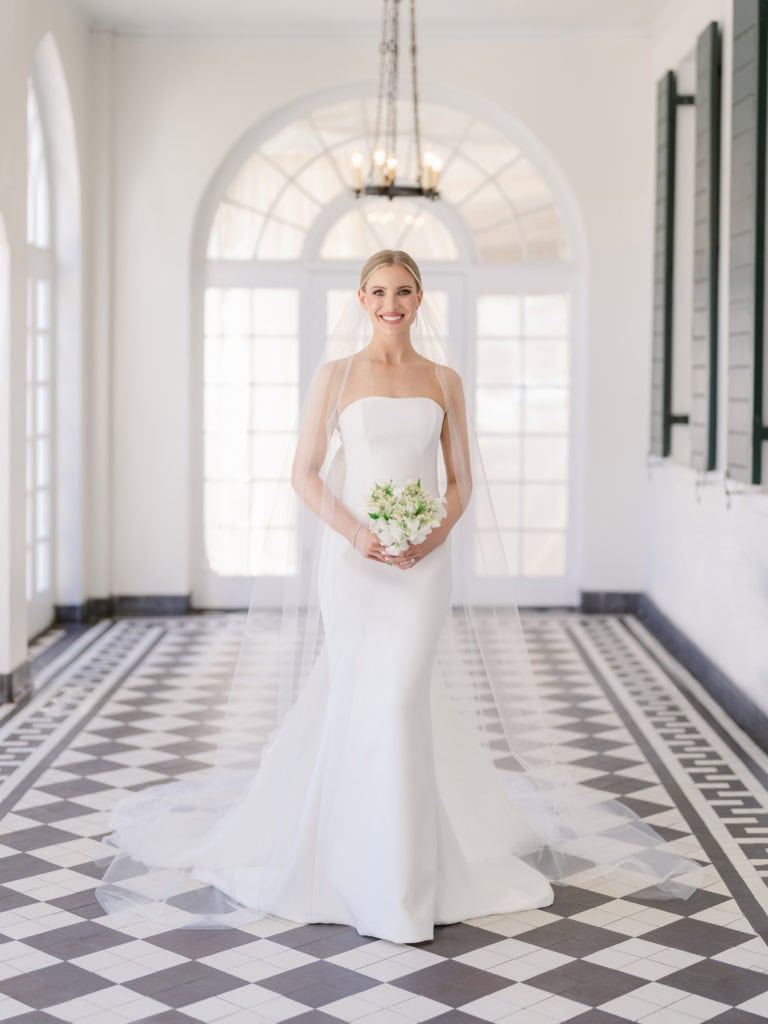 The Best Wedding Photo Poses Every Couple Should Know